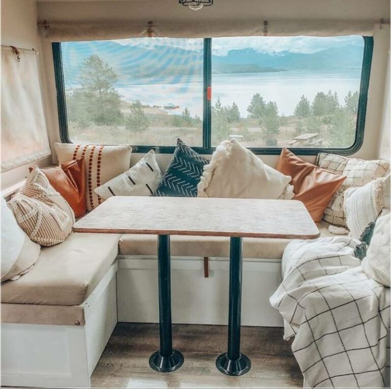 25 Beautiful RV Decorating Ideas (for Interior, Bedroom, Kitchen, Etc ...
